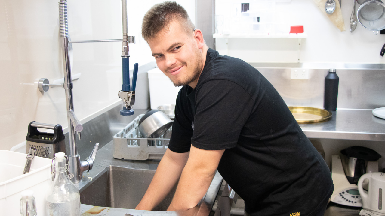 Volunteer in Our Kitchen | STEPS